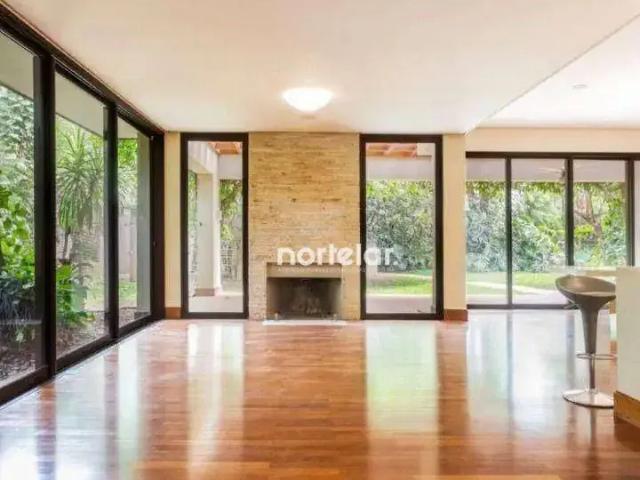 Casa / Sobrado para Locação em São Paulo/SP Alto de Pinheiros 4 Quartos