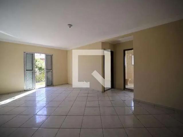 Casa / Sobrado para Locação em São Paulo/SP Artur Alvim 3 Quartos