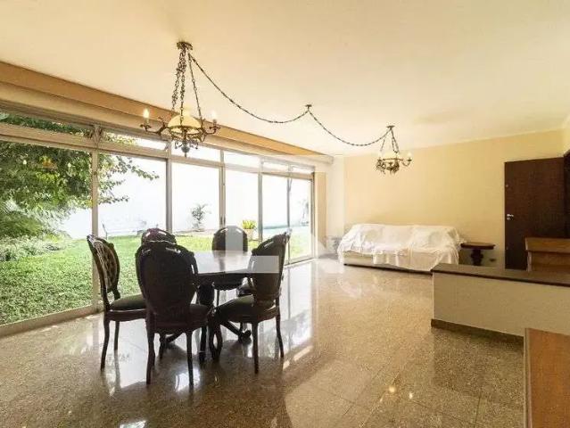 Casa / Sobrado para Locação em São Paulo/SP Bosque da Saúde 4 Quartos
