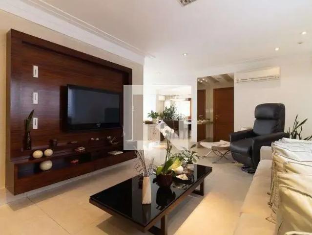 Casa / Sobrado para Locação em São Paulo/SP Bosque da Saúde 5 Quartos