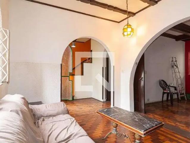 Casa / Sobrado para Locação em São Paulo/SP Bela Vista 3 Quartos