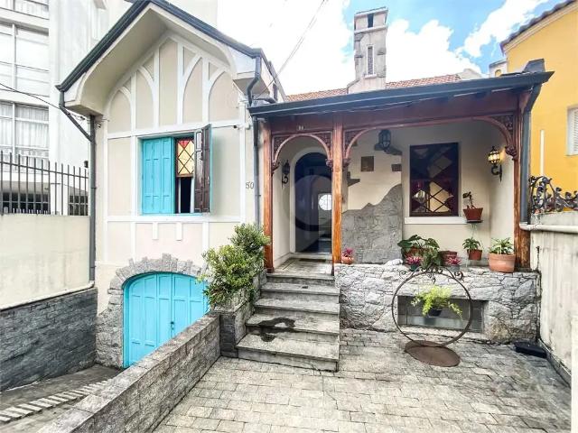 Casa / Sobrado para Locação em São Paulo/SP Bela Vista 3 Quartos