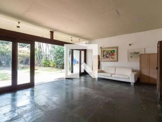 Casa / Sobrado para Locação em São Paulo/SP Butantã 6 Quartos