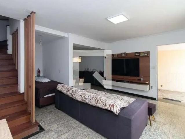 Casa / Sobrado para Locação em São Paulo/SP Horto Florestal 5 Quartos