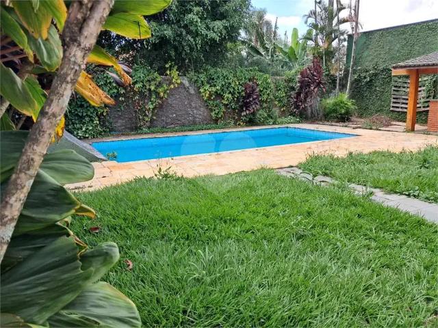 Casa / Sobrado para Locação em São Paulo/SP Interlagos 4 Quartos