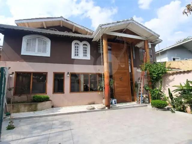 Casa / Sobrado para Locação em São Paulo/SP Interlagos 3 Quartos