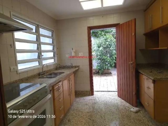 Casa / Sobrado para Locação em São Paulo/SP Ibirapuera 4 Quartos
