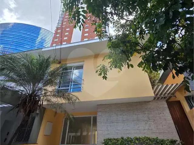Casa / Sobrado para Locação em São Paulo/SP Itaim Bibi 3 Quartos