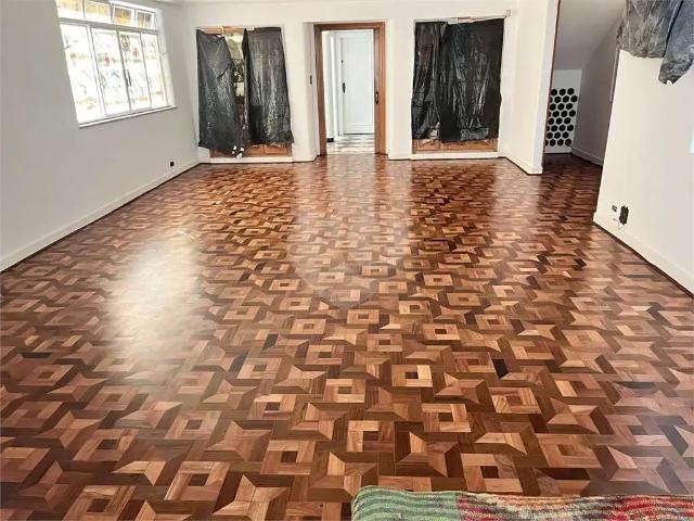 Casa / Sobrado para Locação em São Paulo/SP Jardim Europa 3 Quartos