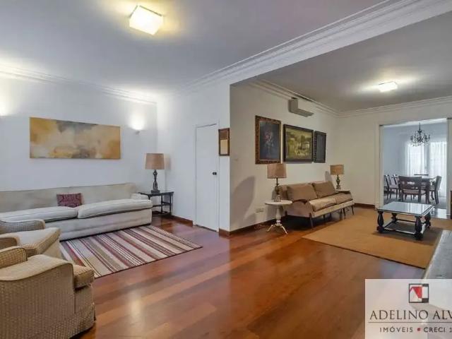 Casa / Sobrado para Locação em São Paulo/SP Jardim Europa 3 Quartos