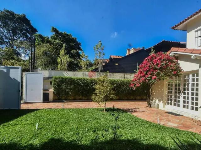 Casa / Sobrado para Locação em São Paulo/SP Jardim Europa 3 Quartos