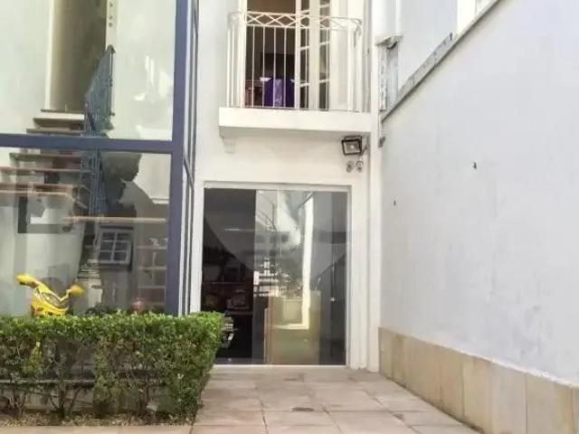 Casa / Sobrado para Locação em São Paulo/SP Jardim Europa 3 Quartos