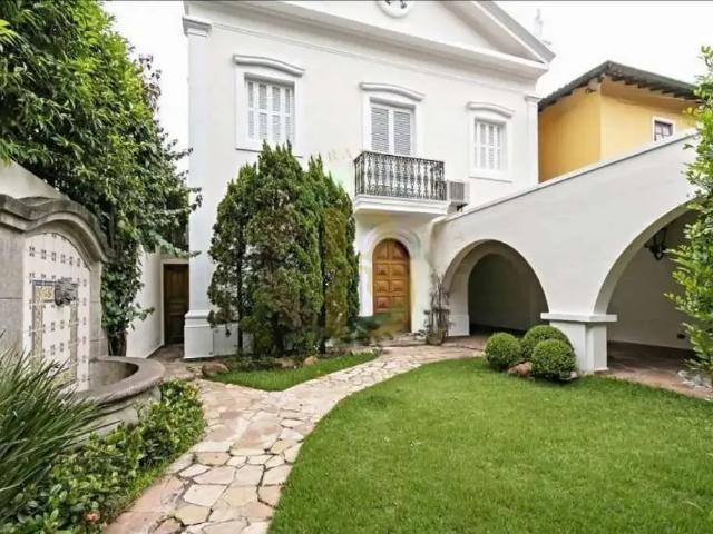 Casa / Sobrado para Locação em São Paulo/SP Jardim Europa 3 Quartos