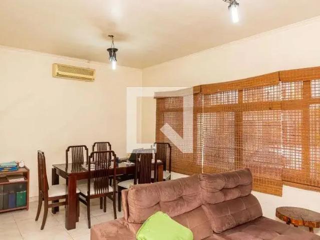 Casa / Sobrado para Locação em São Paulo/SP Jardim Fernandes 3 Quartos