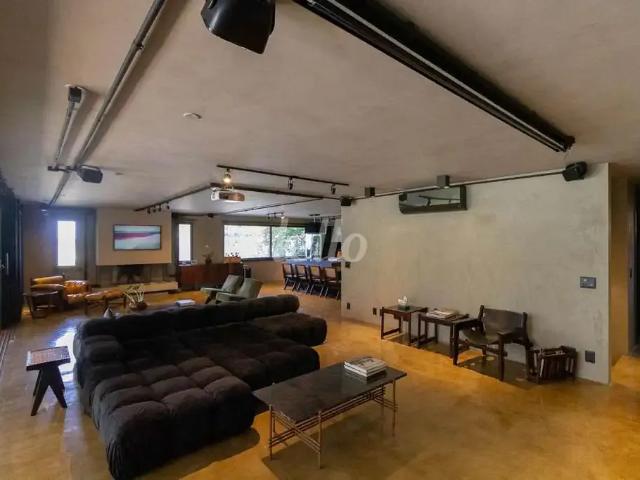 Casa / Sobrado para Locação em São Paulo/SP Jardim Guedala 4 Quartos