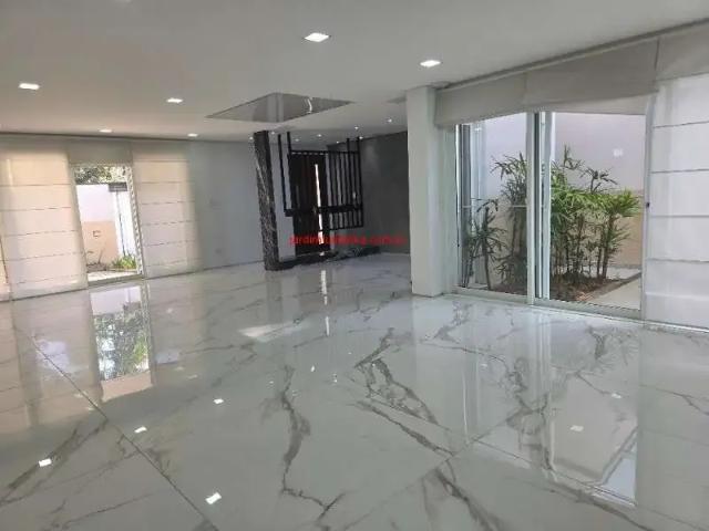 Casa / Sobrado para Locação em São Paulo/SP Jardim Luzitânia 4 Quartos