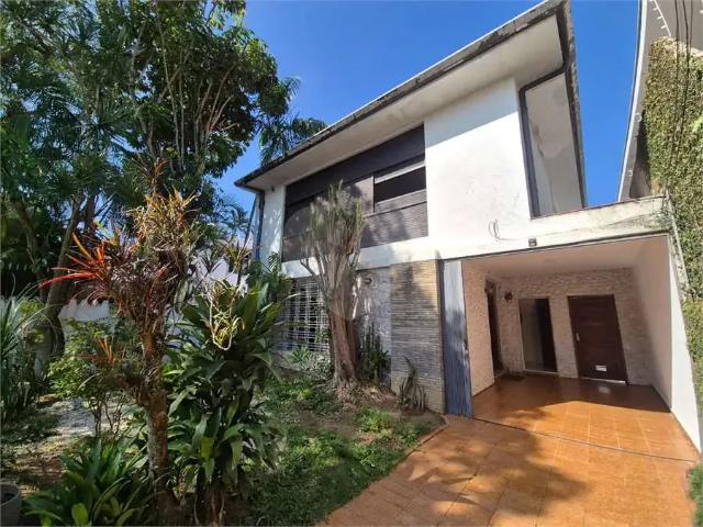 Casa / Sobrado para Locação em São Paulo/SP Jardim Luzitânia 3 Quartos