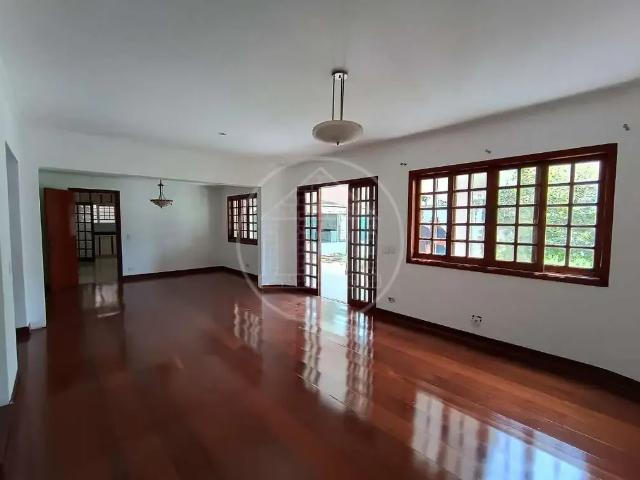 Casa / Sobrado para Locação em São Paulo/SP Jardim Prudência 4 Quartos