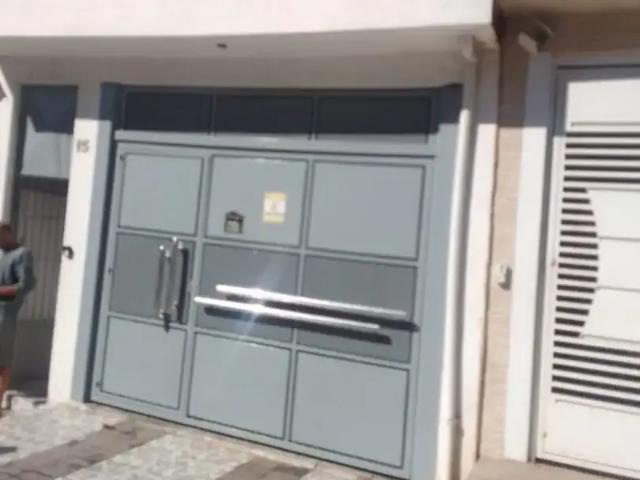 Casa / Sobrado para Locação em São Paulo/SP Jardim Roseli 5 Quartos