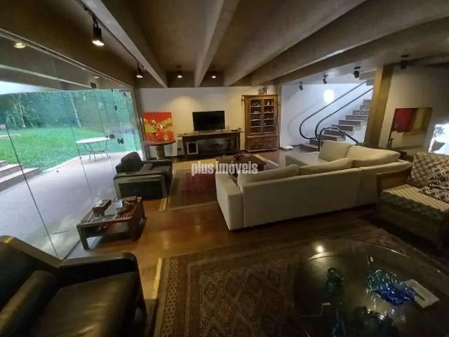 Casa / Sobrado para Locação em São Paulo/SP Morumbi 4 Quartos