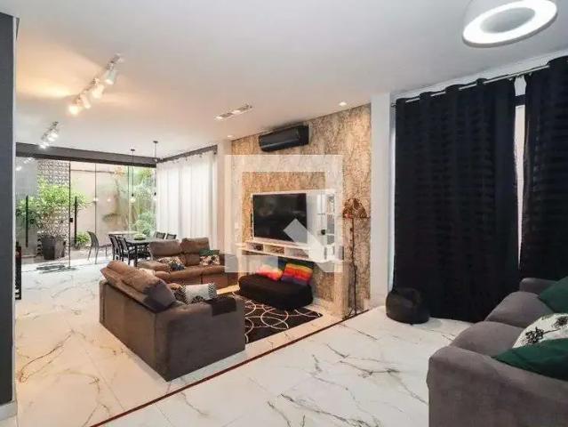Casa / Sobrado para Locação em São Paulo/SP Morumbi 4 Quartos