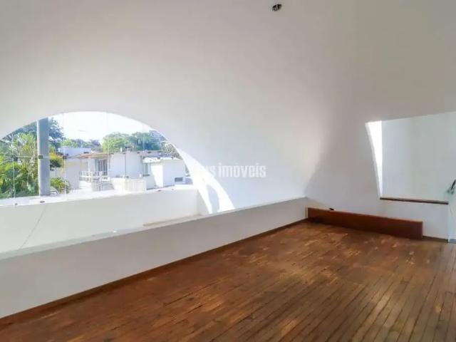 Casa / Sobrado para Locação em São Paulo/SP Morumbi 4 Quartos