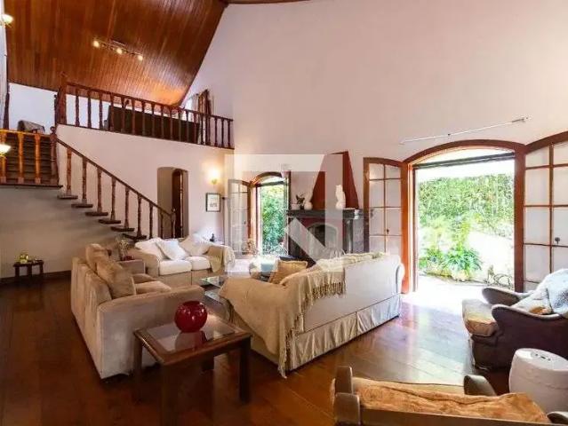 Casa / Sobrado para Locação em São Paulo/SP Morumbi 5 Quartos