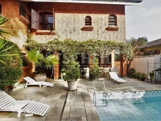 Casa / Sobrado para Locação em São Paulo/SP Morumbi 6 Quartos