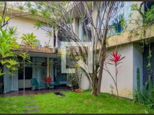 Casa / Sobrado para Locação em São Paulo/SP Morumbi 6 Quartos