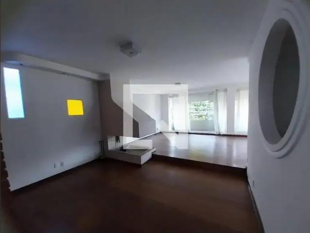 Casa / Sobrado para Locação em São Paulo/SP Morumbi 3 Quartos