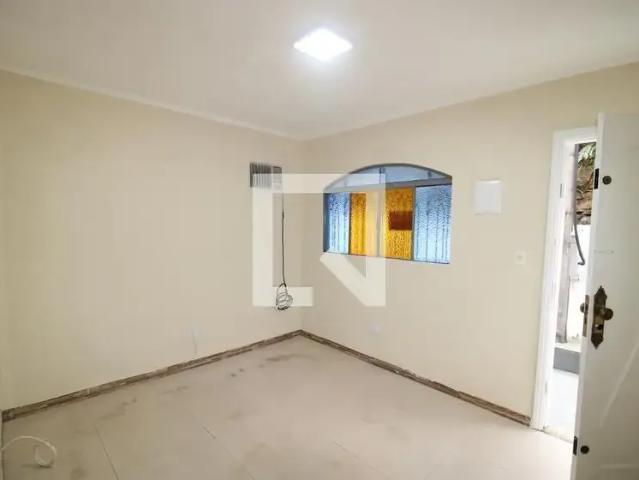 Casa / Sobrado para Locação em São Paulo/SP Santana 2 Quartos