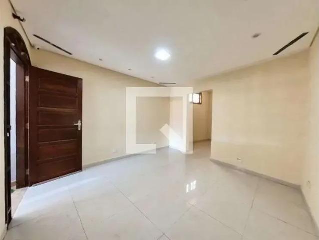Casa / Sobrado para Locação em São Paulo/SP Sítio Morro Grande 3 Quartos
