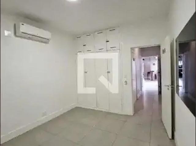Casa / Sobrado para Locação em São Paulo/SP Sumaré 3 Quartos