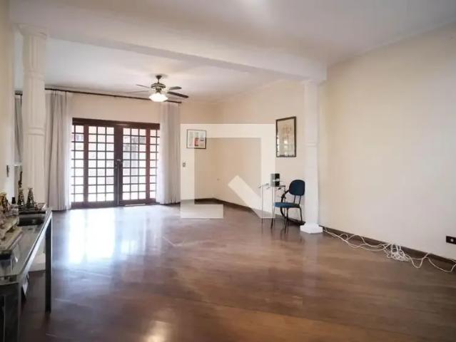 Casa / Sobrado para Locação em São Paulo/SP Ponte Rasa 4 Quartos