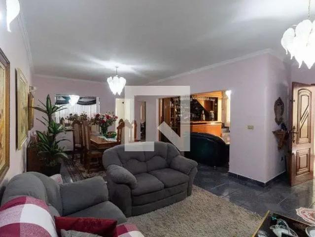 Casa / Sobrado para Locação em São Paulo/SP Ponte Rasa 4 Quartos