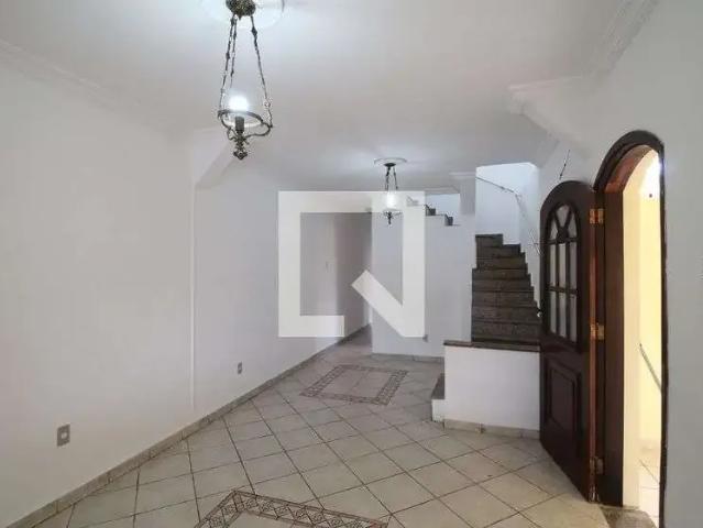 Casa / Sobrado para Locação em São Paulo/SP Ponte Rasa 4 Quartos