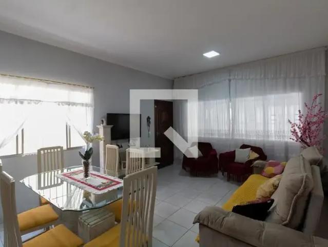 Casa / Sobrado para Locação em São Paulo/SP Ponte Rasa 5 Quartos