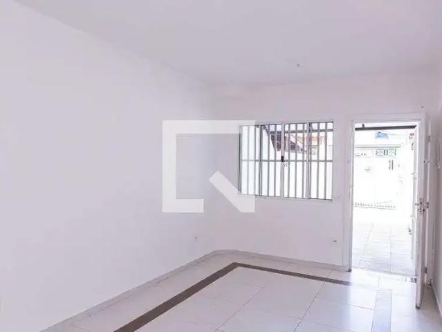 Casa / Sobrado para Locação em São Paulo/SP Ponte Rasa 3 Quartos