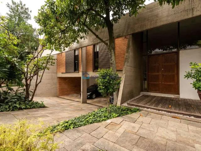 Casa / Sobrado para Locação em São Paulo/SP Pacaembu 4 Quartos