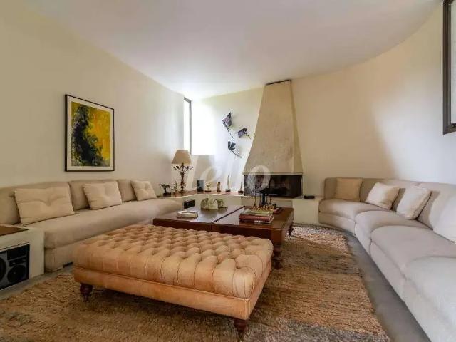 Casa / Sobrado para Locação em São Paulo/SP Pacaembu 4 Quartos