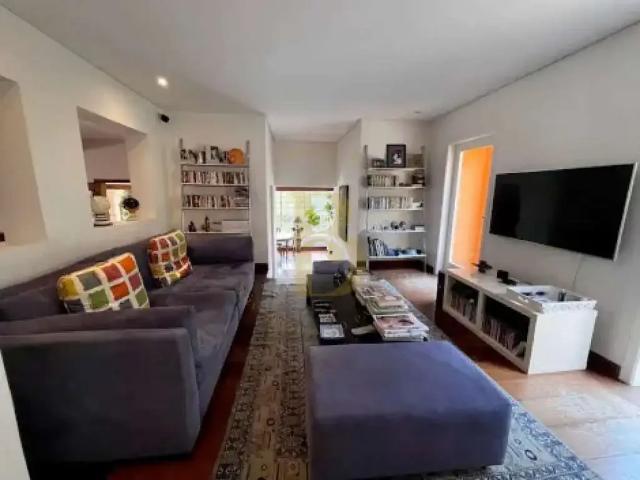 Casa / Sobrado para Locação em São Paulo/SP Panamby 6 Quartos