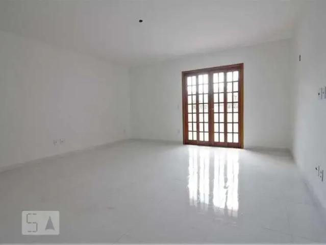 Casa / Sobrado para Locação em São Paulo/SP Panamby 3 Quartos