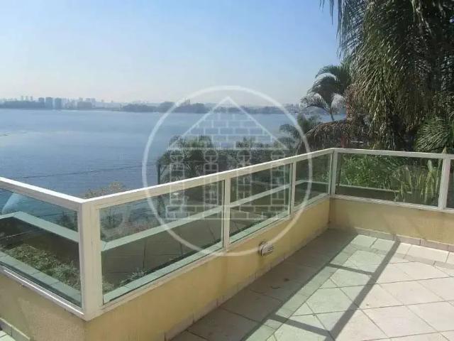 Casa / Sobrado para Locação em São Paulo/SP Praia da Lagoa 5 Quartos