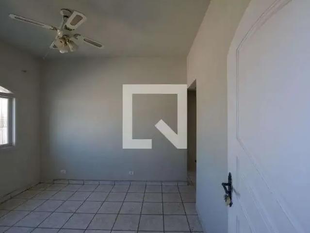 Casa / Sobrado para Locação em São Paulo/SP Raposo Tavares 4 Quartos
