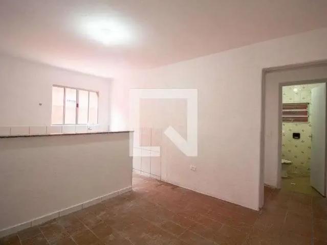 Casa / Sobrado para Locação em São Paulo/SP Vila Carmosina 2 Quartos