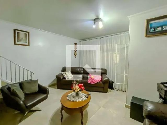 Casa / Sobrado para Locação em São Paulo/SP Vila Carrão 3 Quartos