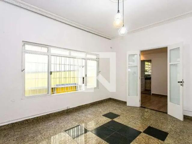 Casa / Sobrado para Locação em São Paulo/SP Vila Carrão 3 Quartos