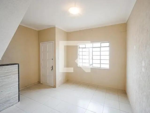 Casa / Sobrado para Locação em São Paulo/SP Vila Carrão 2 Quartos