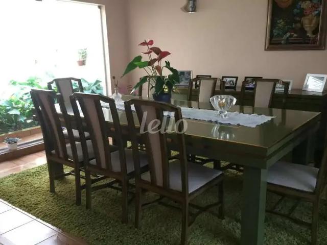 Casa / Sobrado para Locação em São Paulo/SP Vila Carrão 4 Quartos
