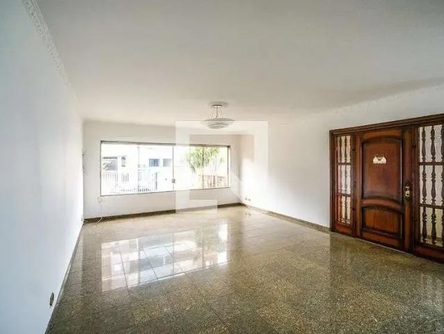 Casa / Sobrado para Locação em São Paulo/SP Vila Carrão 4 Quartos